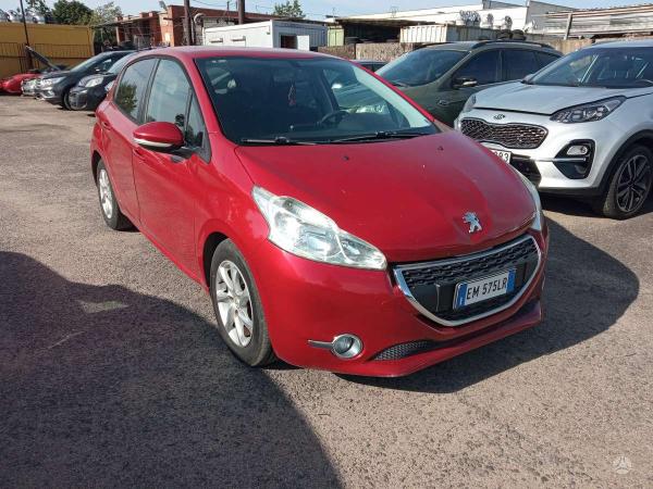 Sarkans Peugeot 208 2012 Panevēža, ar dzinēja tilpumu 1.56 L un nobraukumu 201 tūkst. km par 4000 €, foto 3 vietnē AUTOMOTO.COM.LV