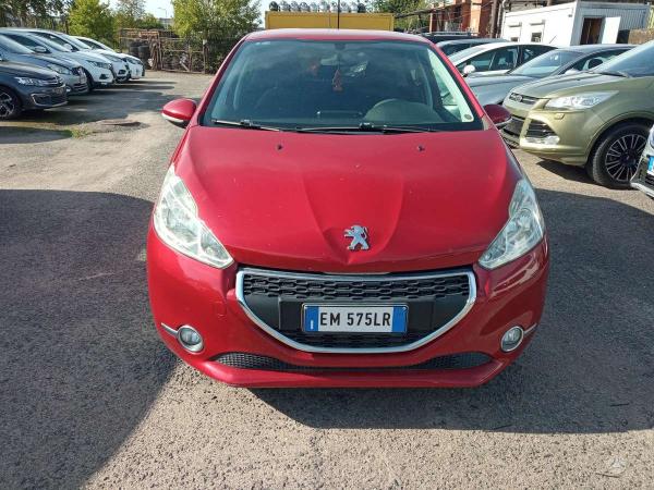 Sarkans Peugeot 208 2012 Panevēža, ar dzinēja tilpumu 1.56 L un nobraukumu 201 tūkst. km par 4000 €, foto 4 vietnē AUTOMOTO.COM.LV