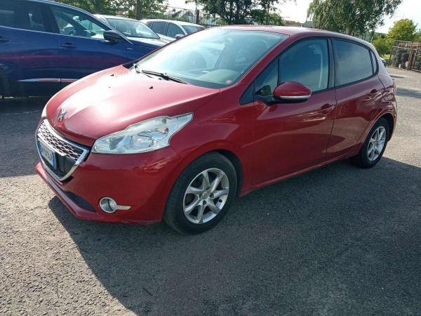 Sarkans Peugeot 208 2012 Panevēža, ar dzinēja tilpumu 1.56 L un nobraukumu 201 tūkst. km par 4000 €, foto 7 vietnē AUTOMOTO.COM.LV