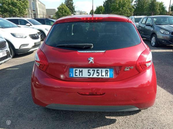 Sarkans Peugeot 208 2012 Panevēža, ar dzinēja tilpumu 1.56 L un nobraukumu 201 tūkst. km par 4000 €, foto 10 vietnē AUTOMOTO.COM.LV
