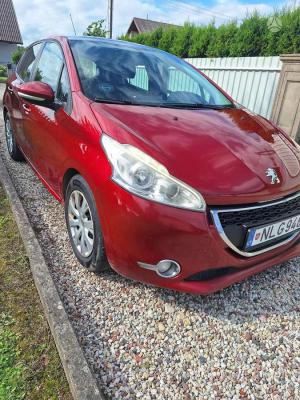 Red Peugeot 208 2012 in Taurage, with an engine capacity of 1.60 L and mileage of 280 thousand km for 2100 €, photo 4 on AUTOMOTO.COM.LV