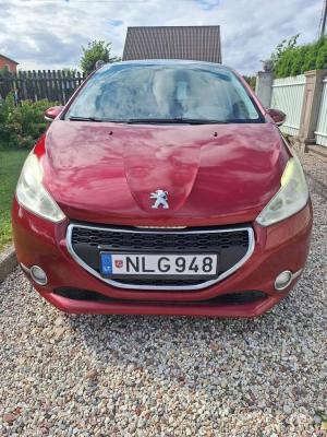 Red Peugeot 208 2012 in Taurage, with an engine capacity of 1.60 L and mileage of 280 thousand km for 2100 €, photo 5 on AUTOMOTO.COM.LV