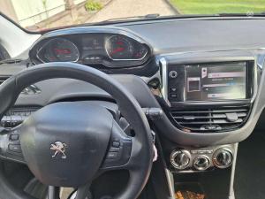 Red Peugeot 208 2012 in Taurage, with an engine capacity of 1.60 L and mileage of 280 thousand km for 2100 €, photo 11 on AUTOMOTO.COM.LV
