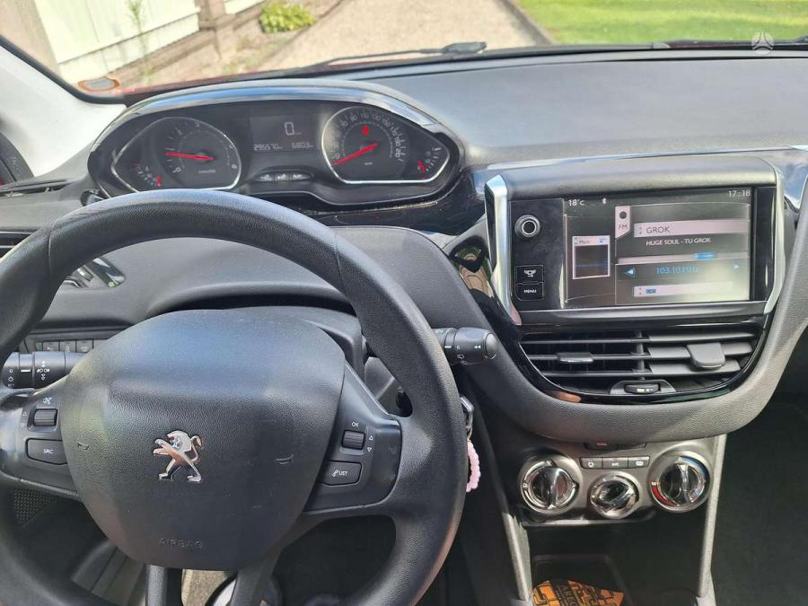 Red Peugeot 208 2012 in Taurage, with an engine capacity of 1.60 L and mileage of 280 thousand km for 2100 €, photo 11 on AUTOMOTO.COM.LV