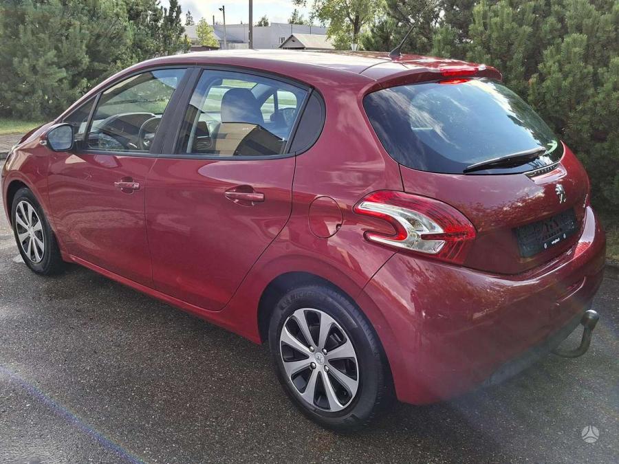 Sarkans Peugeot 208 2012 Ukmergė, ar dzinēja tilpumu 1.40 L un nobraukumu 250 tūkst. km par 3950 €, foto 4 vietnē AUTOMOTO.COM.LV