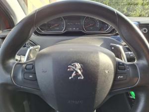 Sarkans Peugeot 208 2012 Ukmergė, ar dzinēja tilpumu 1.40 L un nobraukumu 250 tūkst. km par 3950 €, foto 7 vietnē AUTOMOTO.COM.LV
