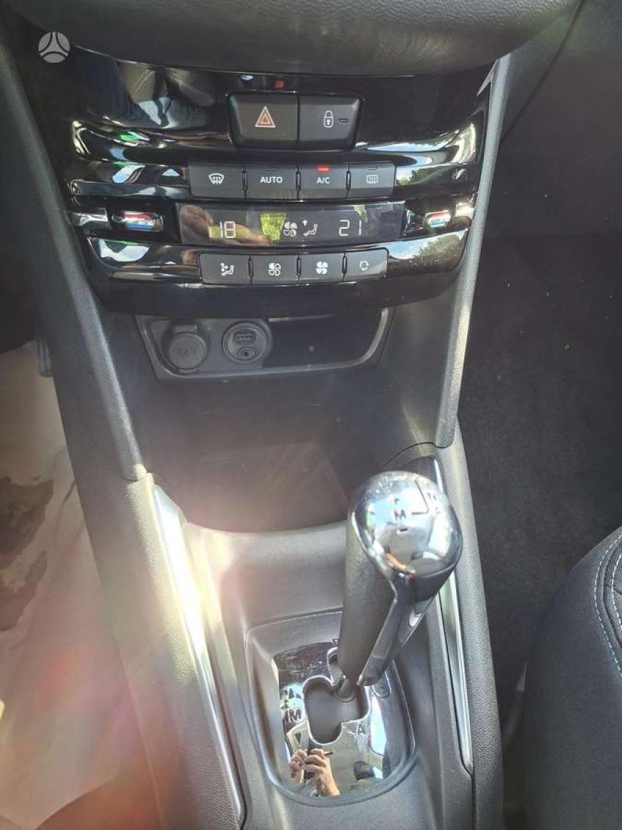 Sarkans Peugeot 208 2012 Ukmergė, ar dzinēja tilpumu 1.40 L un nobraukumu 250 tūkst. km par 3950 €, foto 8 vietnē AUTOMOTO.COM.LV