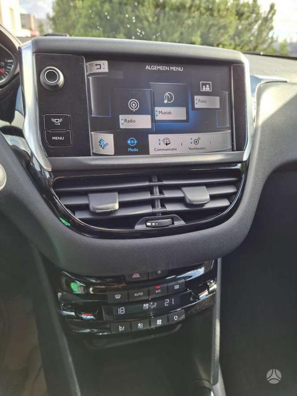 Sarkans Peugeot 208 2012 Ukmergė, ar dzinēja tilpumu 1.40 L un nobraukumu 250 tūkst. km par 3950 €, foto 8 vietnē AUTOMOTO.COM.LV
