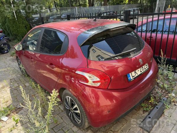 Red Peugeot 208 2012 in Riga, with an engine capacity of 1.40 L and mileage of 256 thousand km for 2750 €, photo 4 on AUTOMOTO.COM.LV