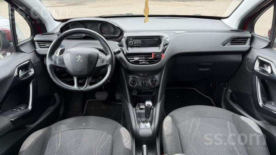 Red Peugeot 208 2012 in Riga, with an engine capacity of 1.40 L and mileage of 256 thousand km for 2350 €, photo 6 on AUTOMOTO.COM.LV