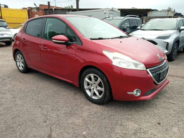 Red Peugeot 208 2012 in Panevezys, with an engine capacity of 1.56 L and mileage of 201 thousand km for 3999 €, photo 1 on AUTOMOTO.COM.LV