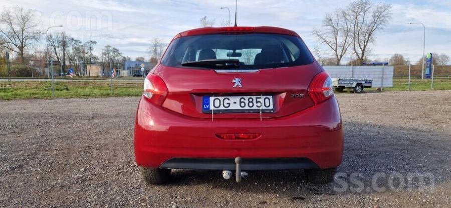 Sarkans Peugeot 208 2013 Daugavpils, ar dzinēja tilpumu 1.20 L un nobraukumu 0 tūkst. km par 3650 €, foto 5 vietnē AUTOMOTO.COM.LV