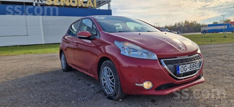Sarkans Peugeot 208 2013 Daugavpils, ar dzinēja tilpumu 1.20 L un nobraukumu 0 tūkst. km par 3650 €, foto 8 vietnē AUTOMOTO.COM.LV