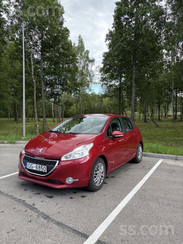 Sarkans Peugeot 208 2013 Rīga, ar dzinēja tilpumu 1.20 L un nobraukumu 205 tūkst. km par 3700 €, foto 3 vietnē AUTOMOTO.COM.LV