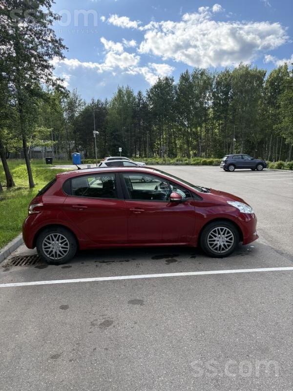 Sarkans Peugeot 208 2013 Rīga, ar dzinēja tilpumu 1.20 L un nobraukumu 205 tūkst. km par 3700 €, foto 7 vietnē AUTOMOTO.COM.LV