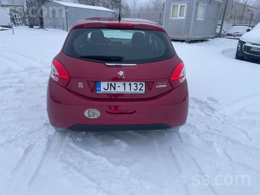 Red Peugeot 208 2014 in Riga, with an engine capacity of 1.20 L and mileage of 0 thousand km for 3499 €, photo 4 on AUTOMOTO.COM.LV