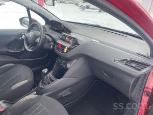 Red Peugeot 208 2014 in Riga, with an engine capacity of 1.20 L and mileage of 0 thousand km for 3499 €, photo 14 on AUTOMOTO.COM.LV