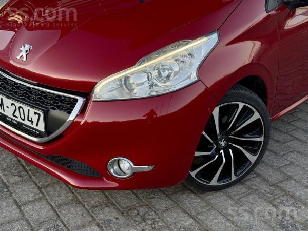 Sarkans Peugeot 208 2014 Cēsis, ar dzinēja tilpumu 1.20 L un nobraukumu 120 tūkst. km par 4200 €, foto 2 vietnē AUTOMOTO.COM.LV