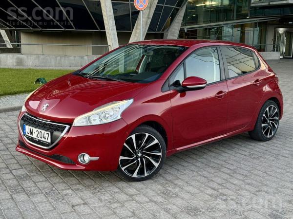Sarkans Peugeot 208 2014 Cēsis, ar dzinēja tilpumu 1.20 L un nobraukumu 120 tūkst. km par 4200 €, foto 3 vietnē AUTOMOTO.COM.LV