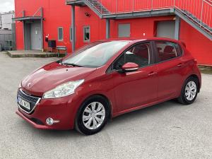 Sarkans Peugeot 208 2015 Tallina, ar dzinēja tilpumu 0.00 L un nobraukumu 150 tūkst. km par 4900 €, foto 3 vietnē AUTOMOTO.COM.LV