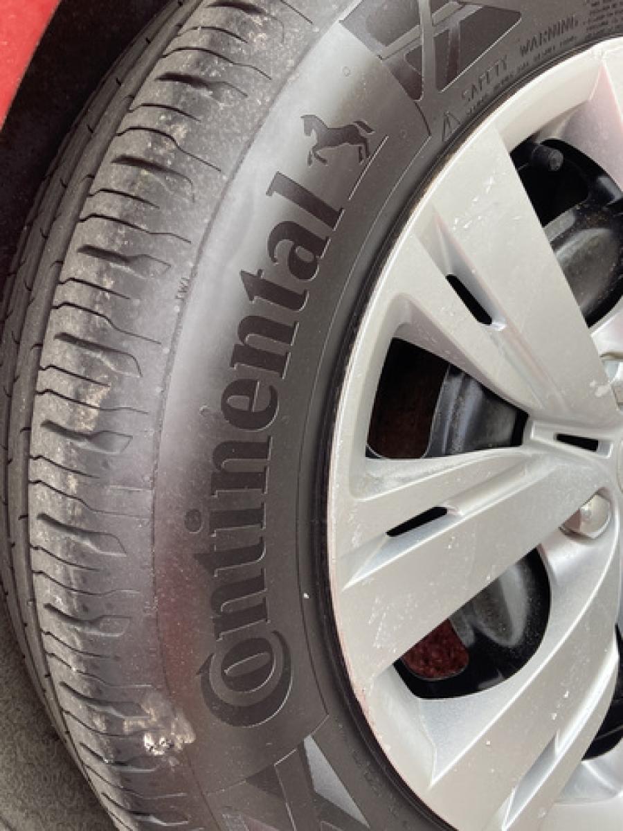 Sarkans Peugeot 208 2015 Tallina, ar dzinēja tilpumu 0.00 L un nobraukumu 150 tūkst. km par 4900 €, foto 8 vietnē AUTOMOTO.COM.LV