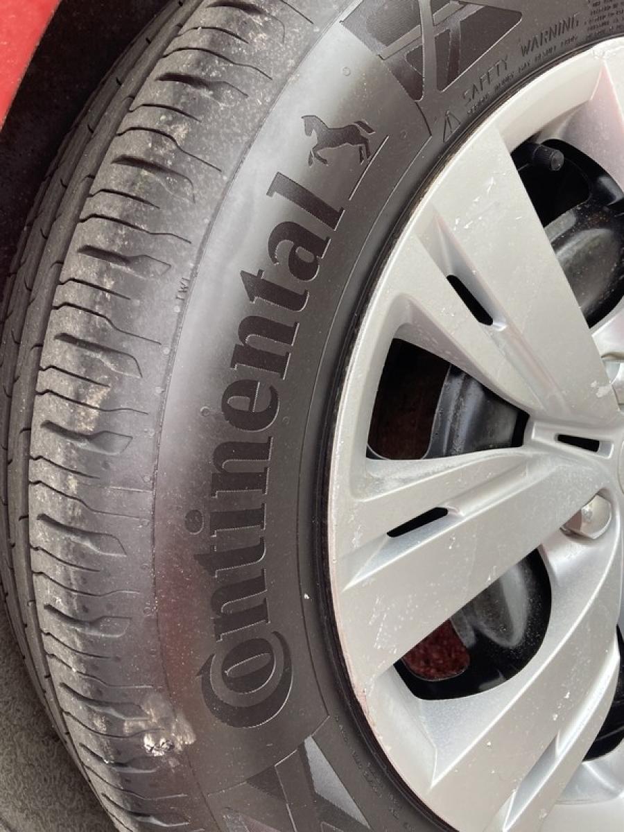 Sarkans Peugeot 208 2015 Tallina, ar dzinēja tilpumu 0.00 L un nobraukumu 150 tūkst. km par 4900 €, foto 16 vietnē AUTOMOTO.COM.LV
