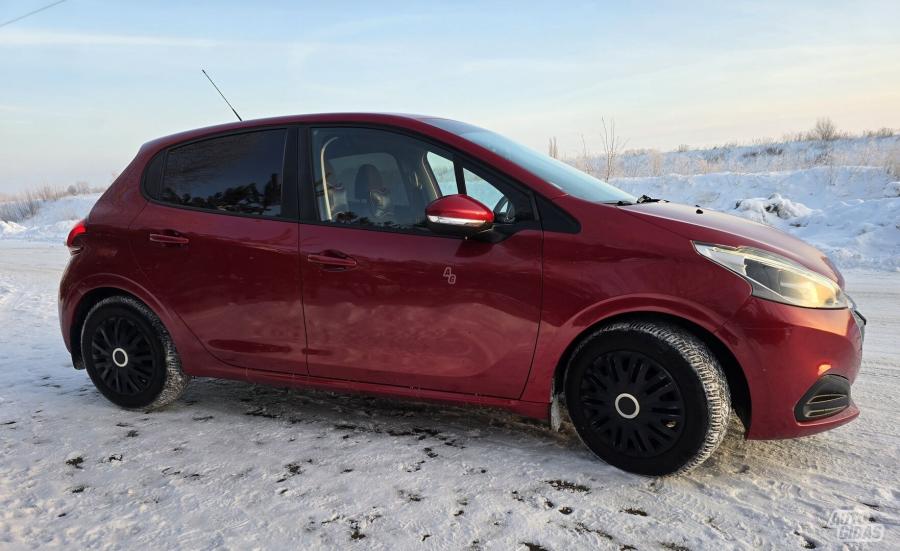 Sarkans Peugeot 208 2016 Klaipėda, ar dzinēja tilpumu 1.20 L un nobraukumu 121 tūkst. km par 7000 €, foto 14 vietnē AUTOMOTO.COM.LV