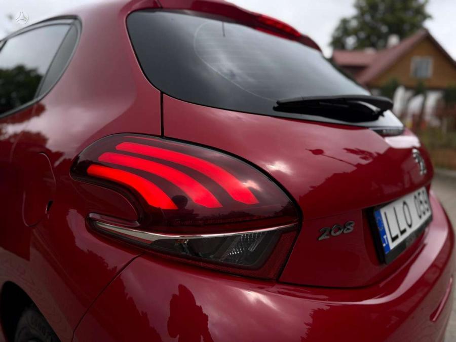 Red Peugeot 208 2016 in Vilnius, with an engine capacity of 1.20 L and mileage of 123 thousand km for 5900 €, photo 13 on AUTOMOTO.COM.LV