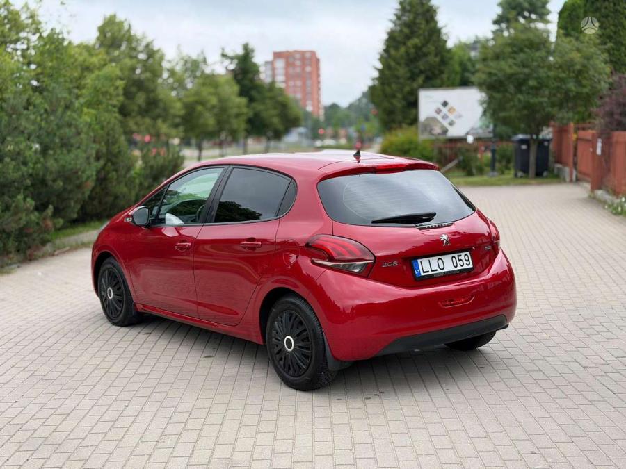 Sarkans Peugeot 208 2016 Viļņa, ar dzinēja tilpumu 0.00 L un nobraukumu 123 tūkst. km par 5500 €, foto 5 vietnē AUTOMOTO.COM.LV
