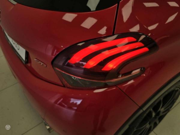 Пежо 208 2016 в Вильнюс на AUTOMOTO.COM.LV Красный Пежо 208 2016 в Вильнюс, объемом двигателя 1.60 л и пробегом 78 тыс. км за 13990 €, фото 9 на AUTOMOTO.COM.LV