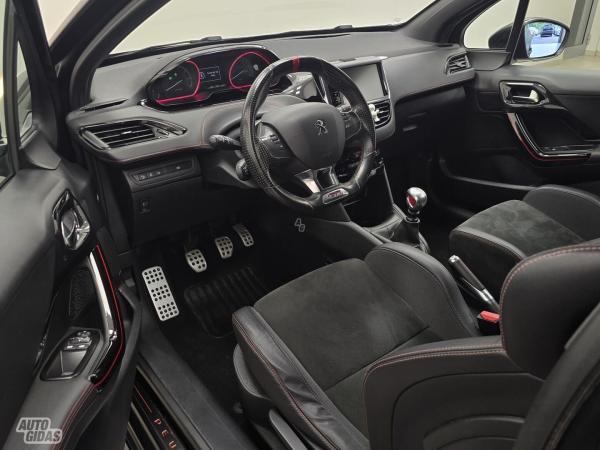 Пежо 208 2016 в Вильнюс на AUTOMOTO.COM.LV Красный Пежо 208 2016 в Вильнюс, объемом двигателя 1.60 л и пробегом 78 тыс. км за 13990 €, фото 11 на AUTOMOTO.COM.LV