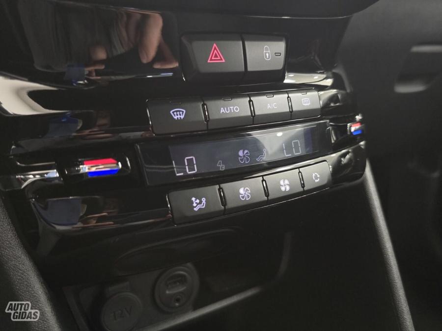 Sarkans Peugeot 208 2016 Viļņa, ar dzinēja tilpumu 1.60 L un nobraukumu 78 tūkst. km par 13990 €, foto 25 vietnē AUTOMOTO.COM.LV
