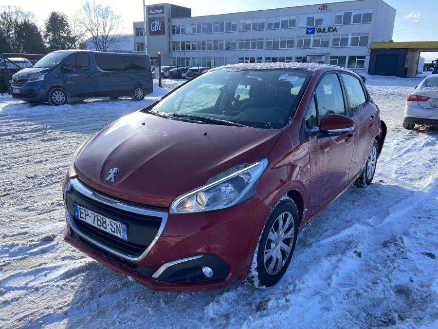 Red Peugeot 208 2017 in Taurage, with an engine capacity of 1.20 L and mileage of 58 thousand km for 3950 €, photo 1 on AUTOMOTO.COM.LV