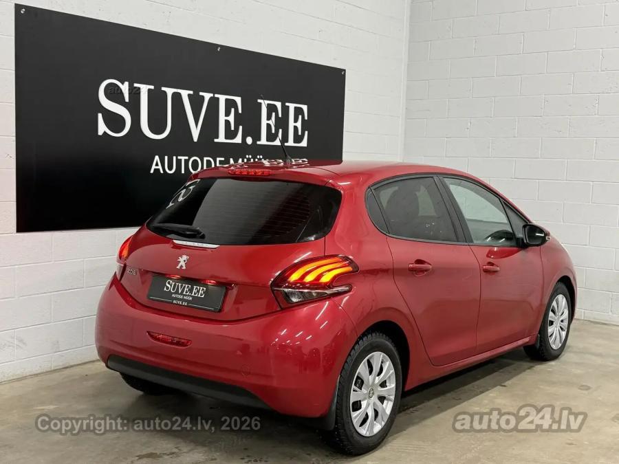 Red Peugeot 208 2017 in Tallinn, with an engine capacity of 1.60 L and mileage of 78 thousand km for 6995 €, photo 6 on AUTOMOTO.COM.LV