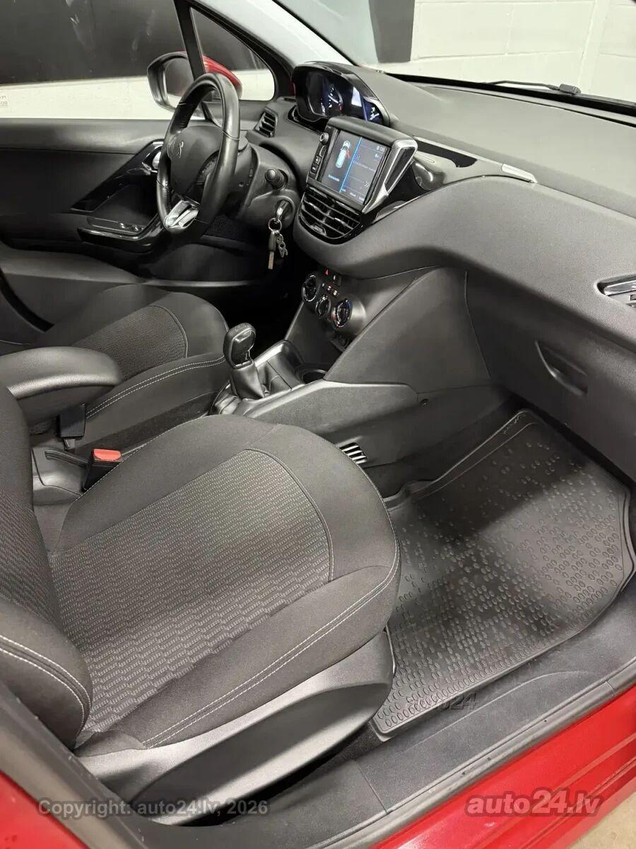 Red Peugeot 208 2017 in Tallinn, with an engine capacity of 1.60 L and mileage of 78 thousand km for 6995 €, photo 15 on AUTOMOTO.COM.LV