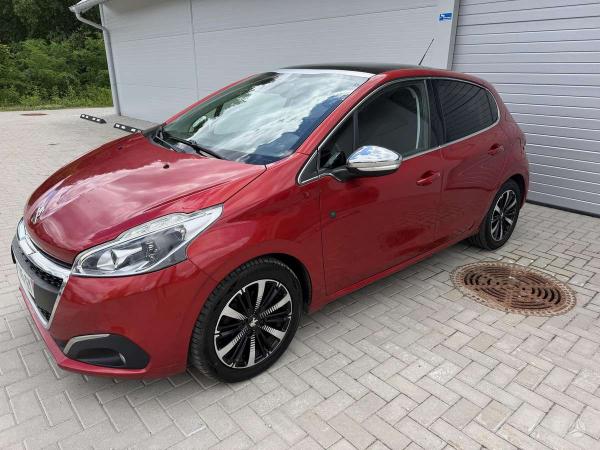 Sarkans Peugeot 208 2017 Kauņa, ar dzinēja tilpumu 1.20 L un nobraukumu 160 tūkst. km par 5200 €, foto 2 vietnē AUTOMOTO.COM.LV