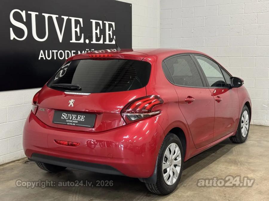 Sarkans Peugeot 208 2017 Tallina, ar dzinēja tilpumu 1.60 L un nobraukumu 78 tūkst. km par 6495 €, foto 7 vietnē AUTOMOTO.COM.LV