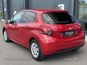 Sarkans Peugeot 208 2017 Tallina, ar dzinēja tilpumu 1.60 L un nobraukumu 78 tūkst. km par 6495 €, foto 9 vietnē AUTOMOTO.COM.LV