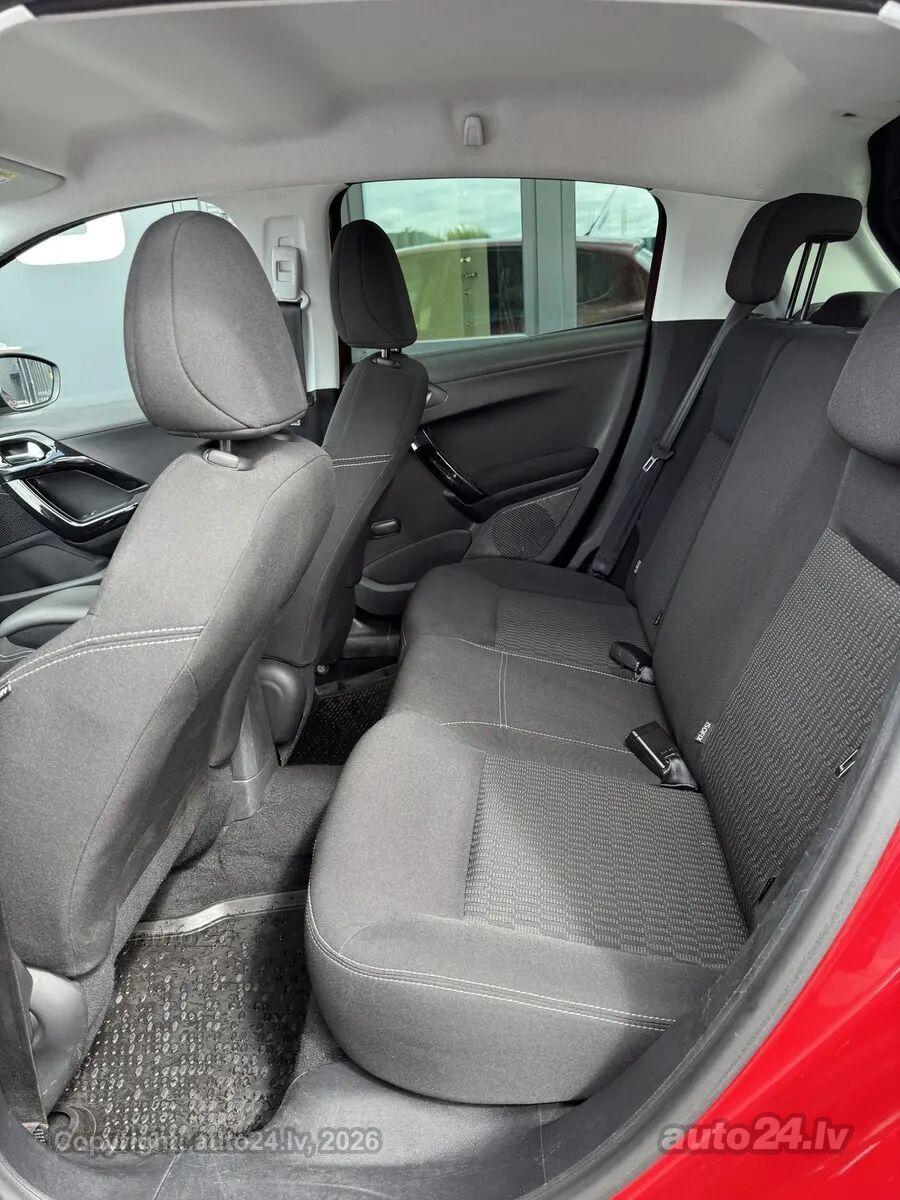 Sarkans Peugeot 208 2017 Tallina, ar dzinēja tilpumu 1.60 L un nobraukumu 78 tūkst. km par 6495 €, foto 15 vietnē AUTOMOTO.COM.LV