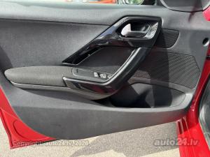 Sarkans Peugeot 208 2017 Tallina, ar dzinēja tilpumu 1.60 L un nobraukumu 78 tūkst. km par 6495 €, foto 16 vietnē AUTOMOTO.COM.LV