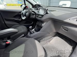 Sarkans Peugeot 208 2017 Tallina, ar dzinēja tilpumu 1.60 L un nobraukumu 78 tūkst. km par 6495 €, foto 19 vietnē AUTOMOTO.COM.LV