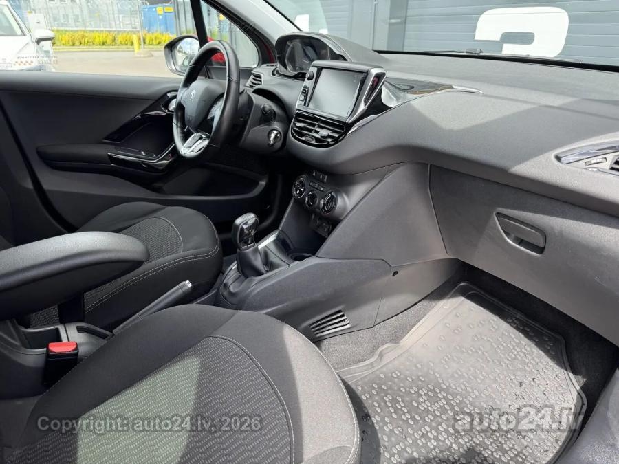 Sarkans Peugeot 208 2017 Tallina, ar dzinēja tilpumu 1.60 L un nobraukumu 78 tūkst. km par 6495 €, foto 19 vietnē AUTOMOTO.COM.LV