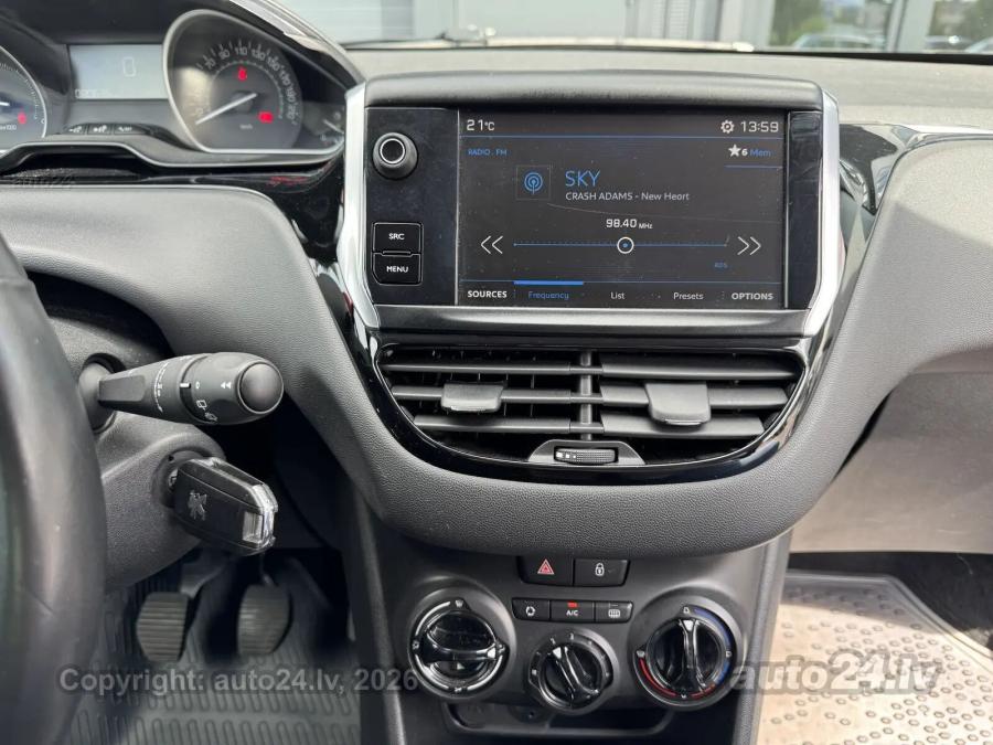 Sarkans Peugeot 208 2017 Tallina, ar dzinēja tilpumu 1.60 L un nobraukumu 78 tūkst. km par 6495 €, foto 20 vietnē AUTOMOTO.COM.LV