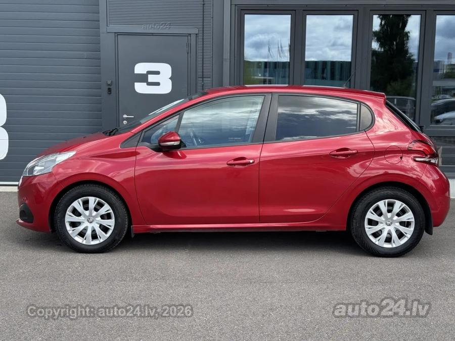 Sarkans Peugeot 208 2017 Tallina, ar dzinēja tilpumu 1.60 L un nobraukumu 78 tūkst. km par 6495 €, foto 23 vietnē AUTOMOTO.COM.LV