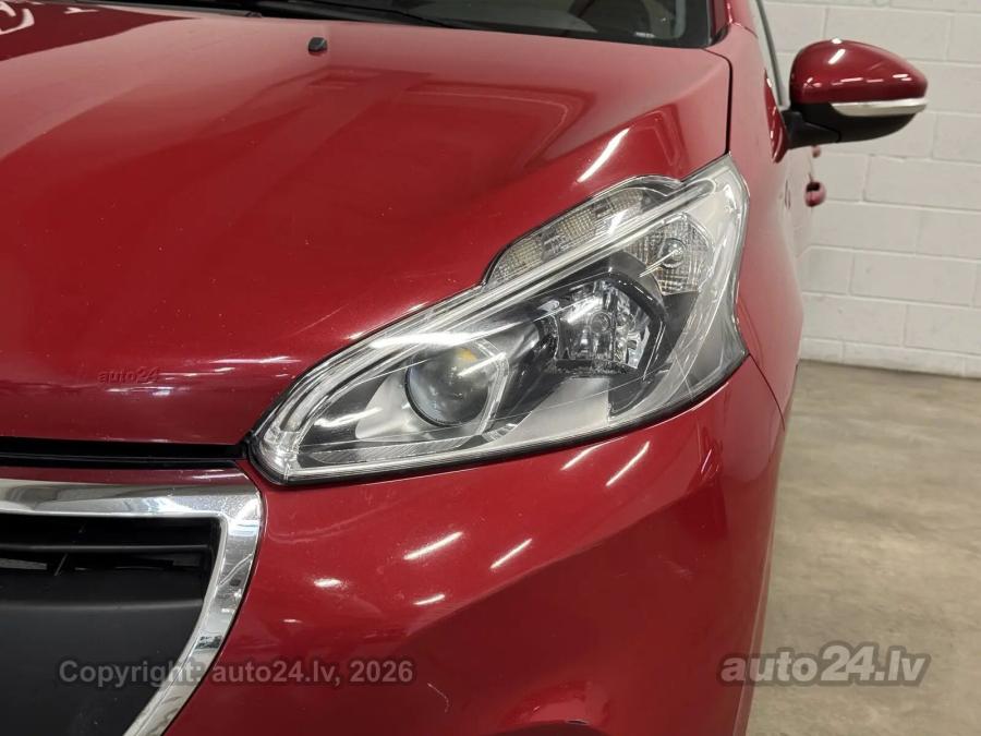 Sarkans Peugeot 208 2017 Tallina, ar dzinēja tilpumu 1.60 L un nobraukumu 78 tūkst. km par 6495 €, foto 24 vietnē AUTOMOTO.COM.LV