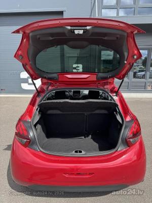 Sarkans Peugeot 208 2017 Tallina, ar dzinēja tilpumu 1.60 L un nobraukumu 78 tūkst. km par 6495 €, foto 25 vietnē AUTOMOTO.COM.LV