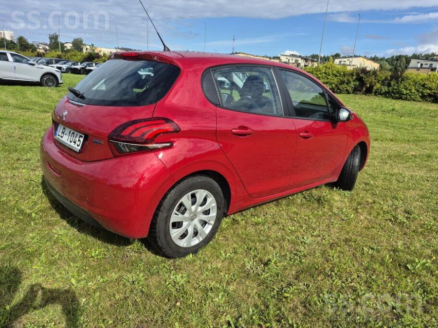 Red Peugeot 208 2017 in Riga, with an engine capacity of 1.20 L and mileage of 79 thousand km for 4900 €, photo 1 on AUTOMOTO.COM.LV