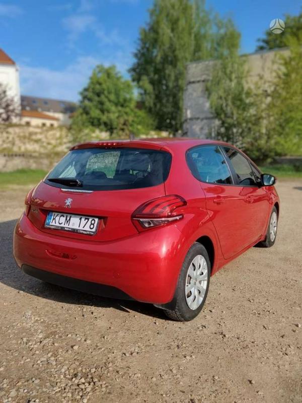Sarkans Peugeot 208 2017 Viļņa, ar dzinēja tilpumu 1.56 L un nobraukumu 198 tūkst. km par 3900 €, foto 5 vietnē AUTOMOTO.COM.LV