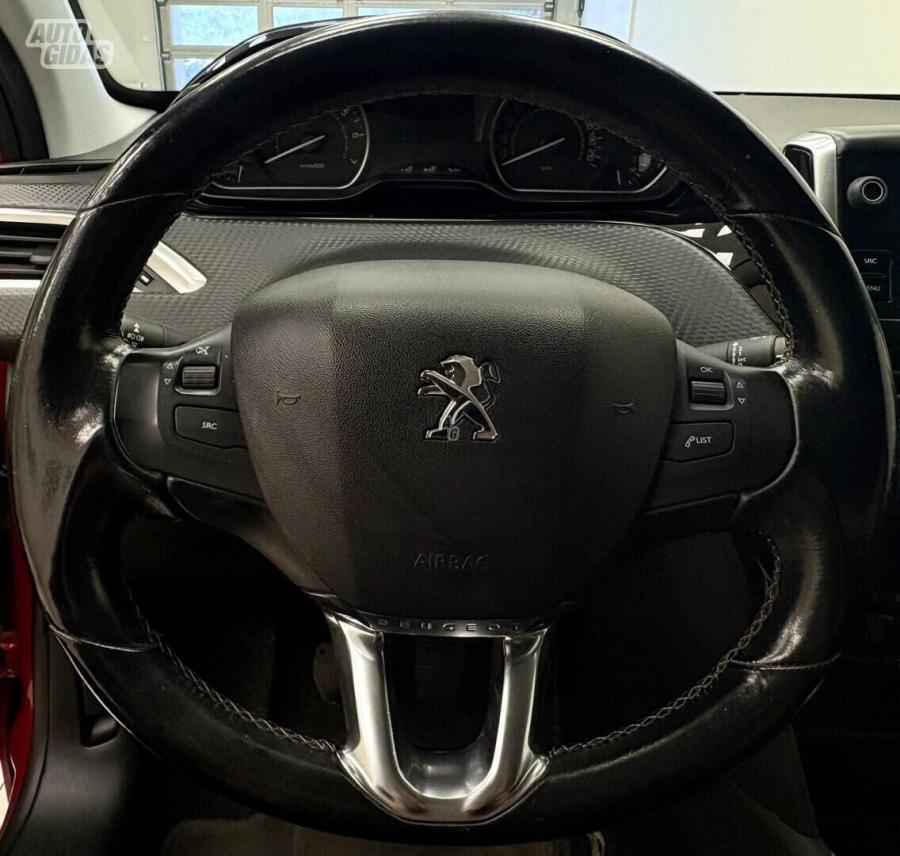 Sarkans Peugeot 208 2018 Viļņa, ar dzinēja tilpumu 1.20 L un nobraukumu 180 tūkst. km par 5500 €, foto 13 vietnē AUTOMOTO.COM.LV