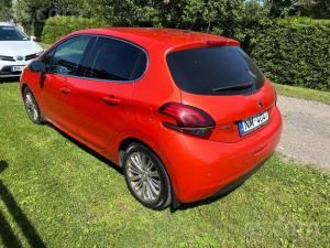 Red Peugeot 208 2018 in Riga, with an engine capacity of 1.20 L and mileage of 149 thousand km for 6550 €, photo 5 on AUTOMOTO.COM.LV
